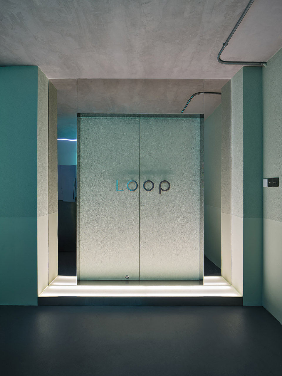 LOOP on The Press of Shanghai by HCCH Studio - 谷德设计网