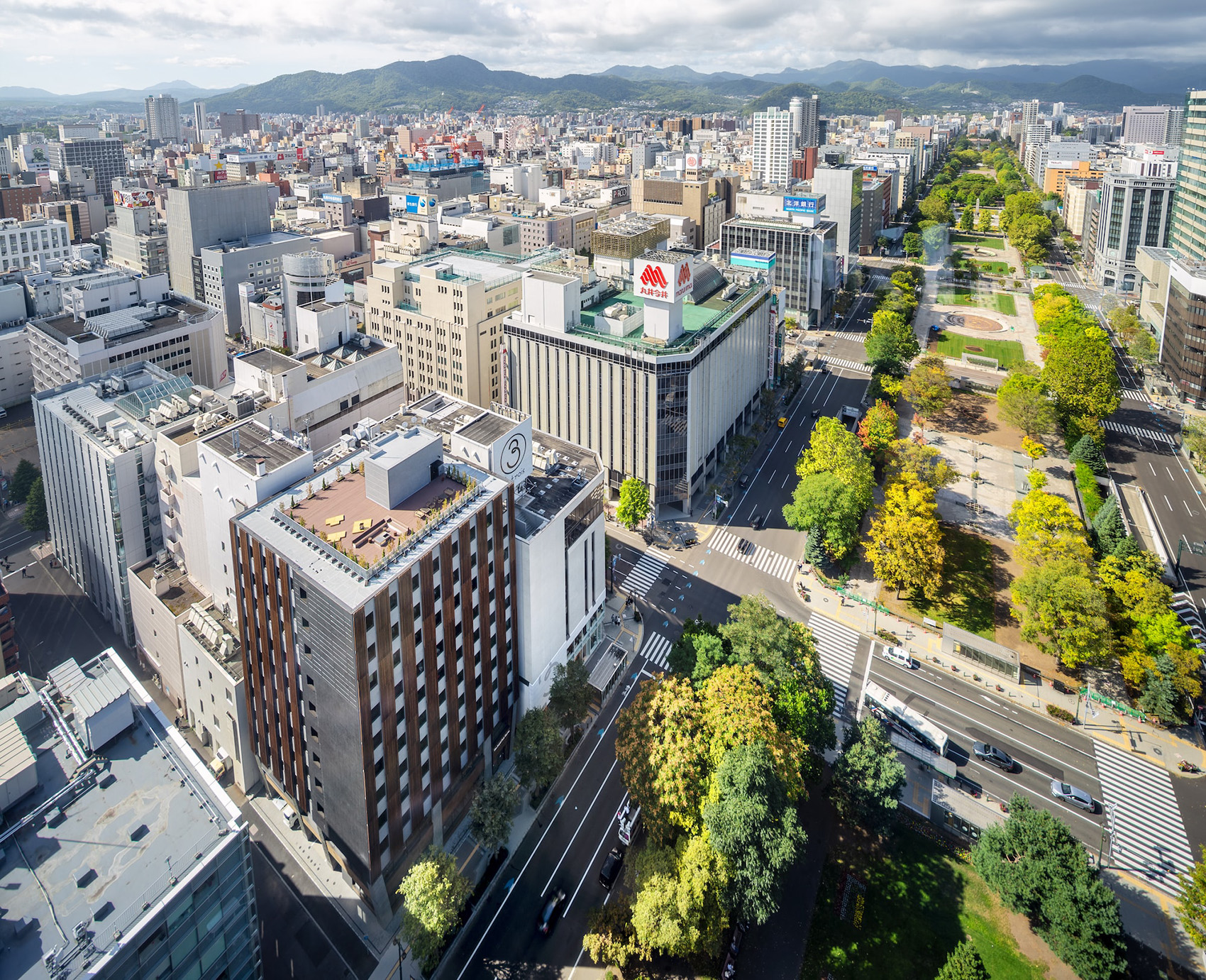 The Royal Park Canvas Sapporo Odori Park by Mitsubishi Jisho Design - 谷德设计网