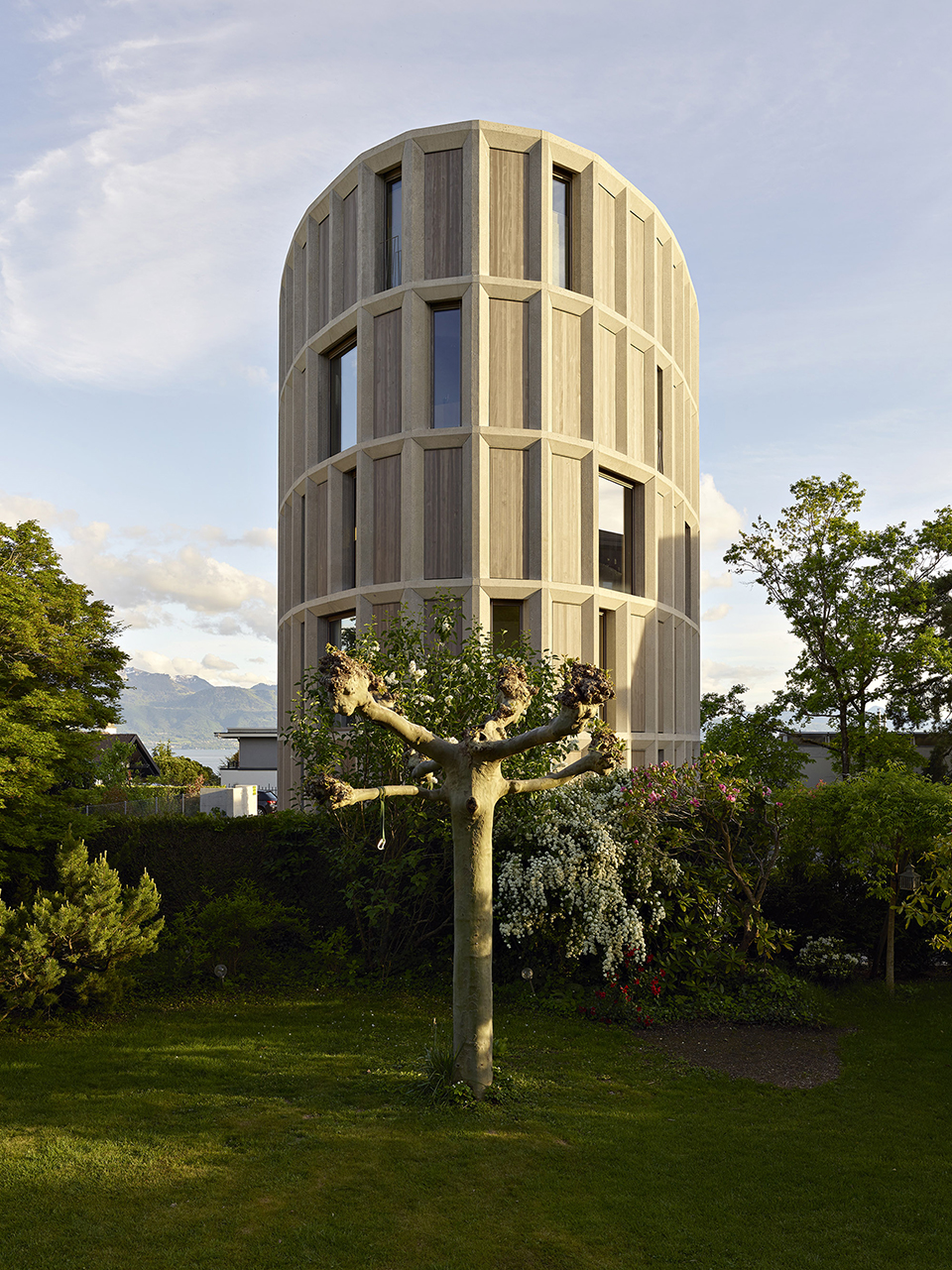 Urban House in Pully by LOCALARCHITECTURE - 谷德设计网