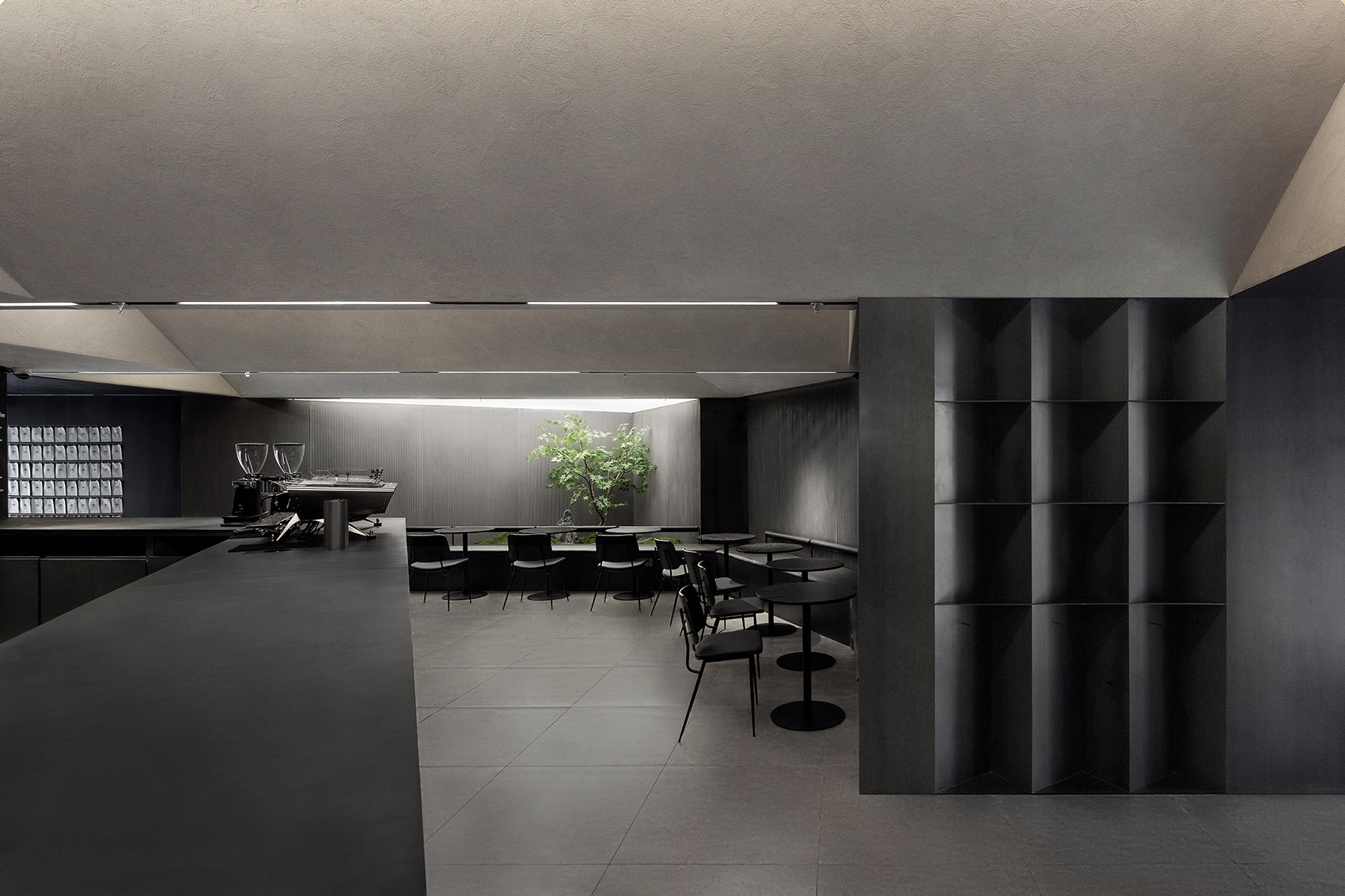 M Stand in Baoshan Touch Mall by Atelier Raw - 谷德设计网