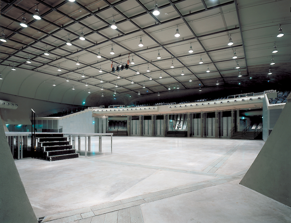 Apartment Building Gasometer B, Vienna, Austria by COOP HIMMELB(L)AU ...