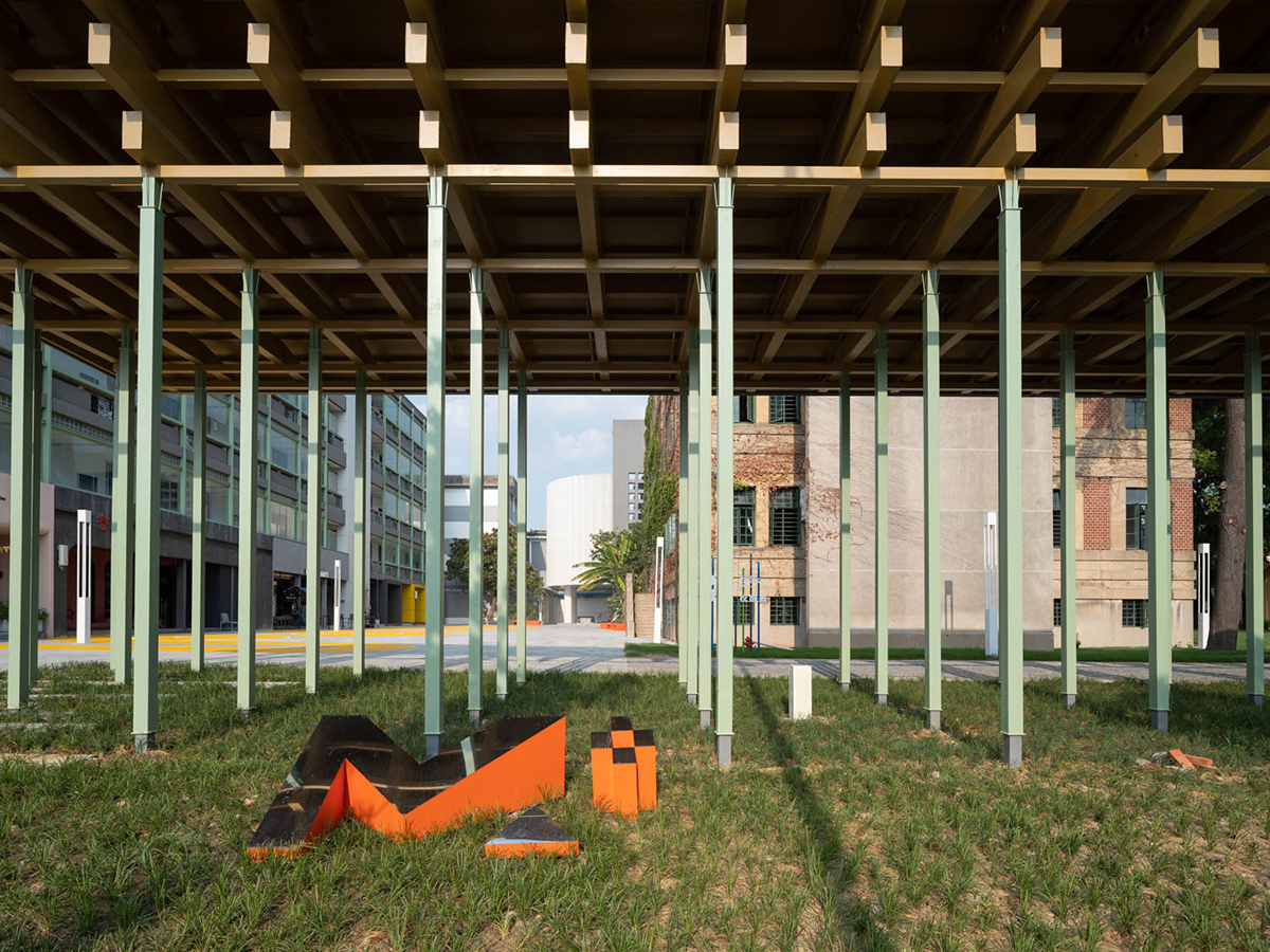 Golden Lion “Campus Lane” Creative Arts and Culture Park by Oumoumou ...