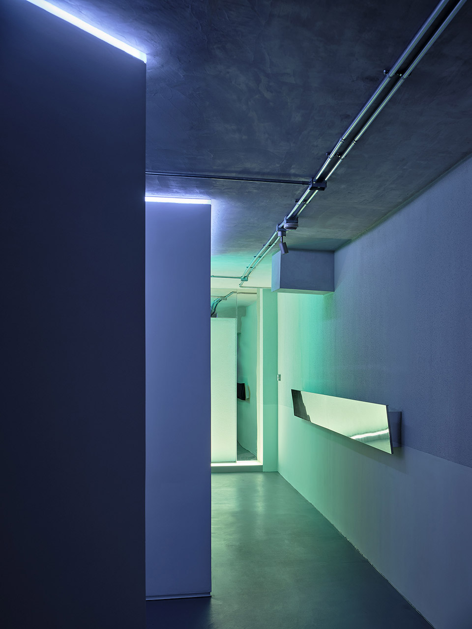 LOOP on The Press of Shanghai by HCCH Studio - 谷德设计网