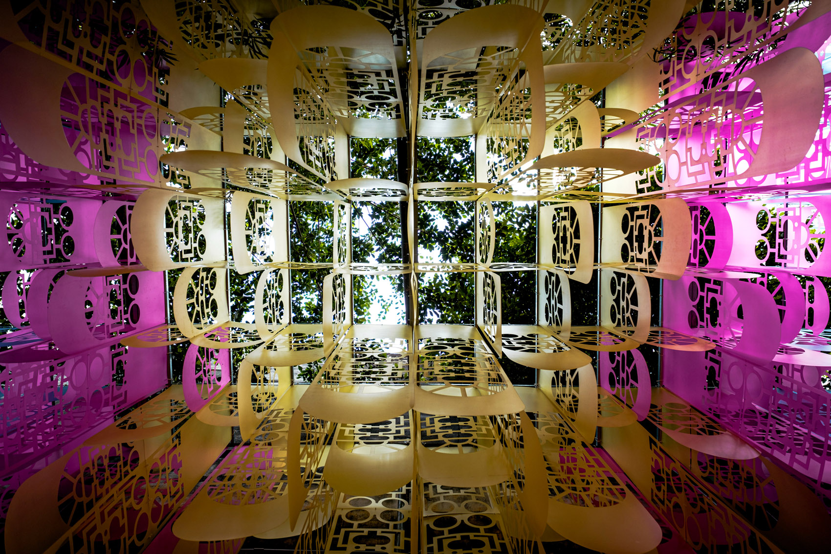 Endless Frames by Poh Sin Studio - 谷德设计网