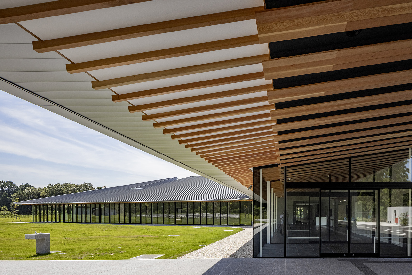 Mito City Shimoirino Health Promotion Center by MIKAMI Architects - 谷德设计网