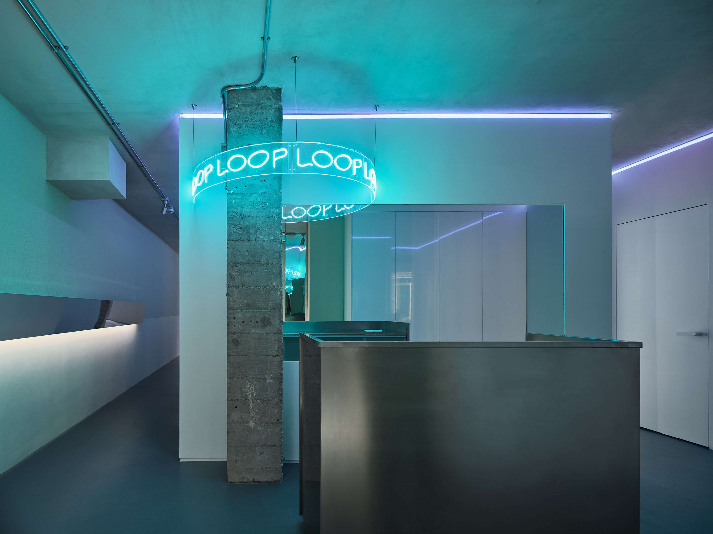 LOOP on The Press of Shanghai by HCCH Studio - 谷德设计网