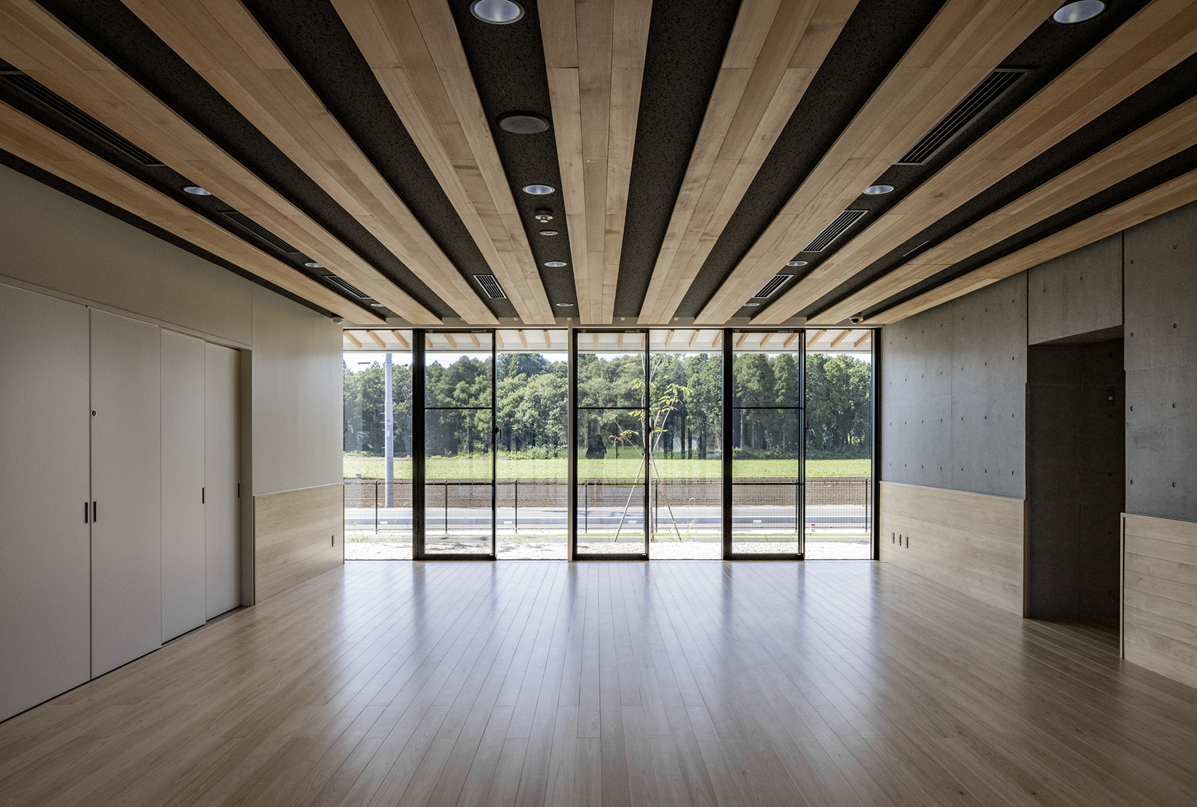 Mito City Shimoirino Health Promotion Center by MIKAMI Architects - 谷德设计网