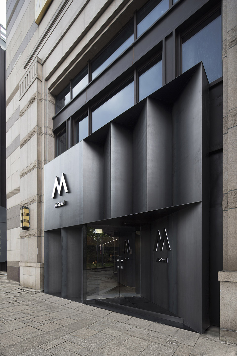 M Stand in Baoshan Touch Mall by Atelier Raw - 谷德设计网