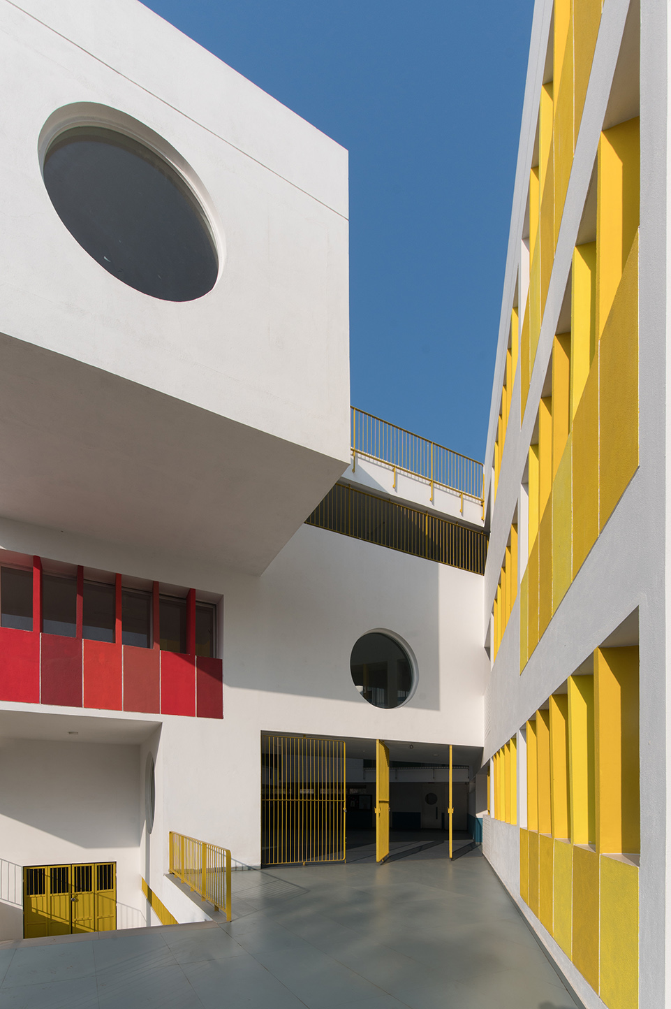 Sanskruti Pre-primary School by Shreyas Patil Architects - 谷德设计网