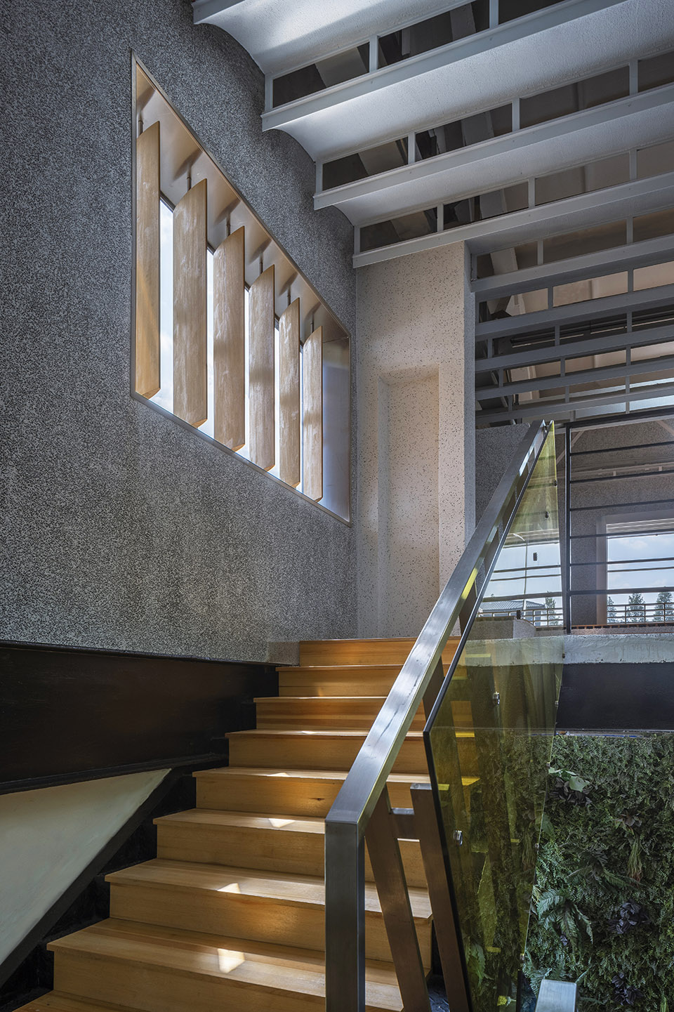 Light-chasing Containers: Transformation of the Front Hall of Tianmei ...