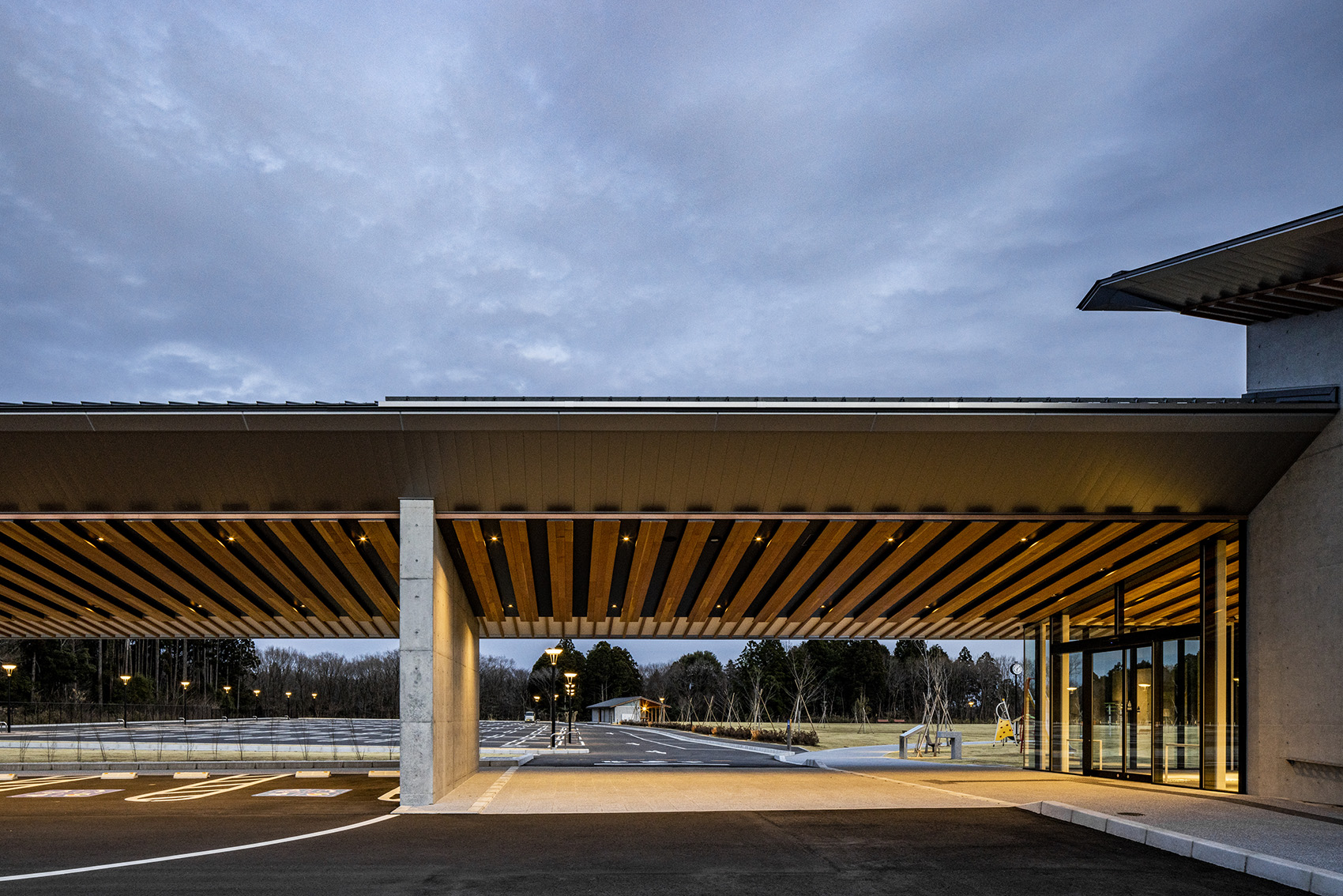 Mito City Shimoirino Health Promotion Center by MIKAMI Architects - 谷德设计网