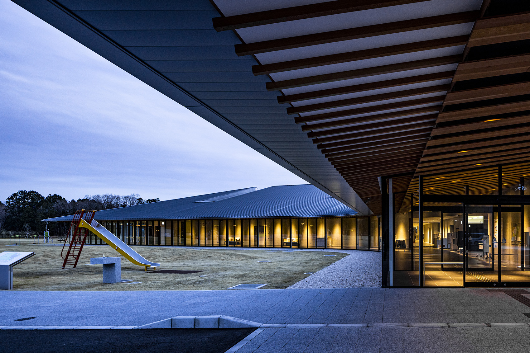 Mito City Shimoirino Health Promotion Center by MIKAMI Architects - 谷德设计网