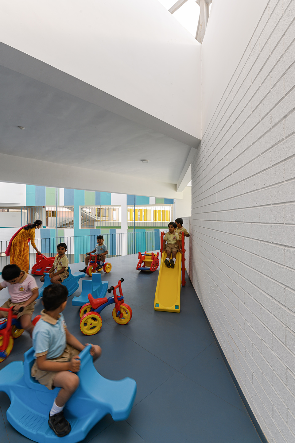 Sanskruti Pre-primary School by Shreyas Patil Architects - 谷德设计网