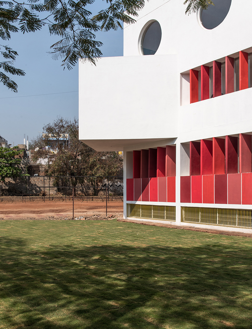 Sanskruti Pre-primary School by Shreyas Patil Architects - 谷德设计网