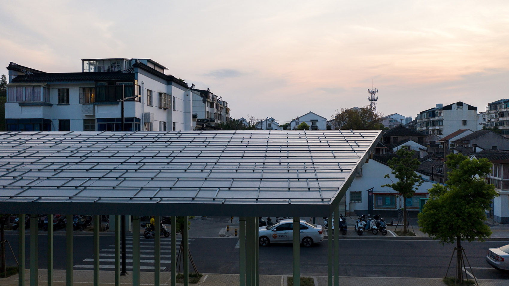 Golden Lion “Campus Lane” Creative Arts and Culture Park by Oumoumou ...