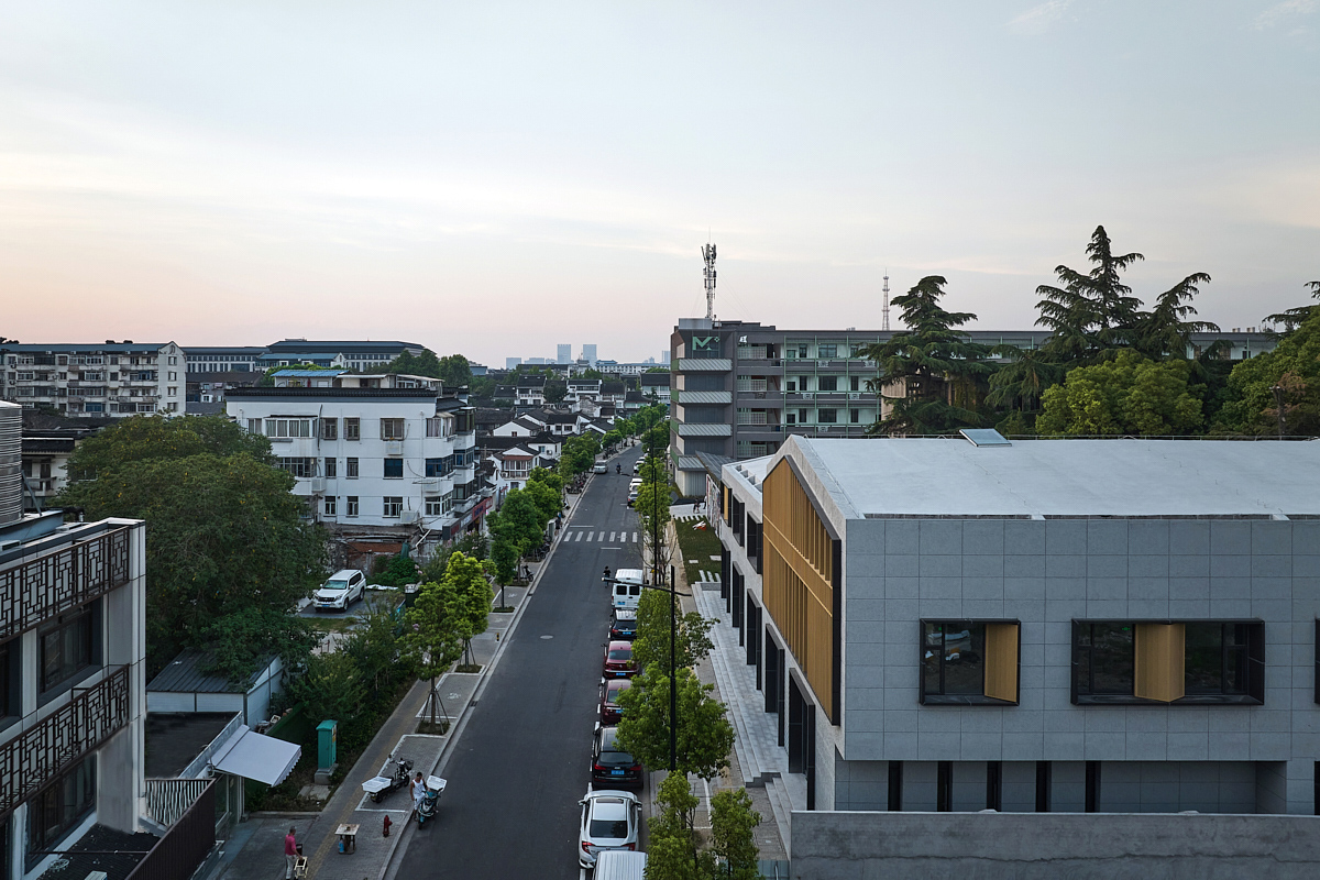 Golden Lion “Campus Lane” Creative Arts and Culture Park by Oumoumou ...