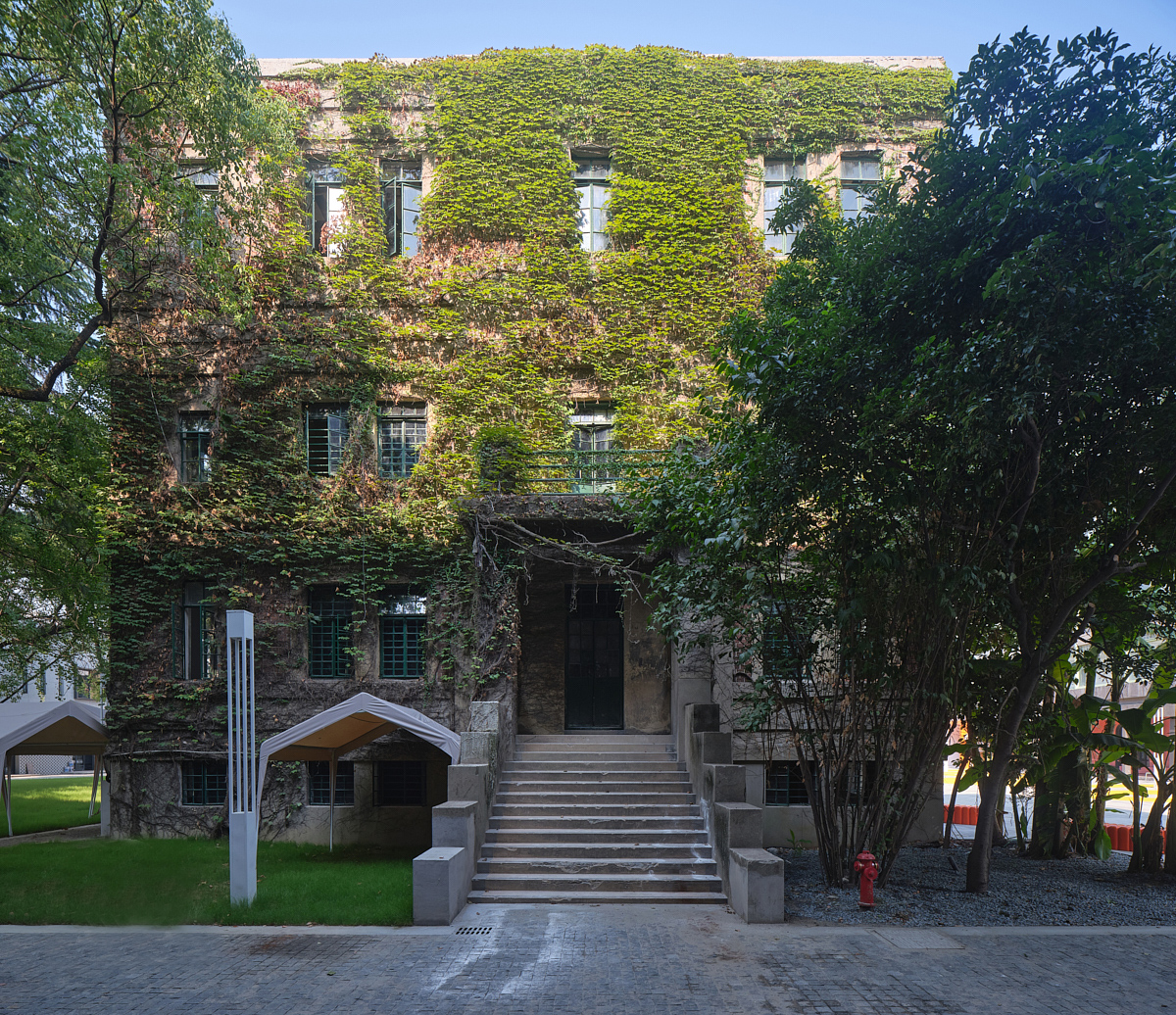 Golden Lion “Campus Lane” Creative Arts and Culture Park by Oumoumou ...