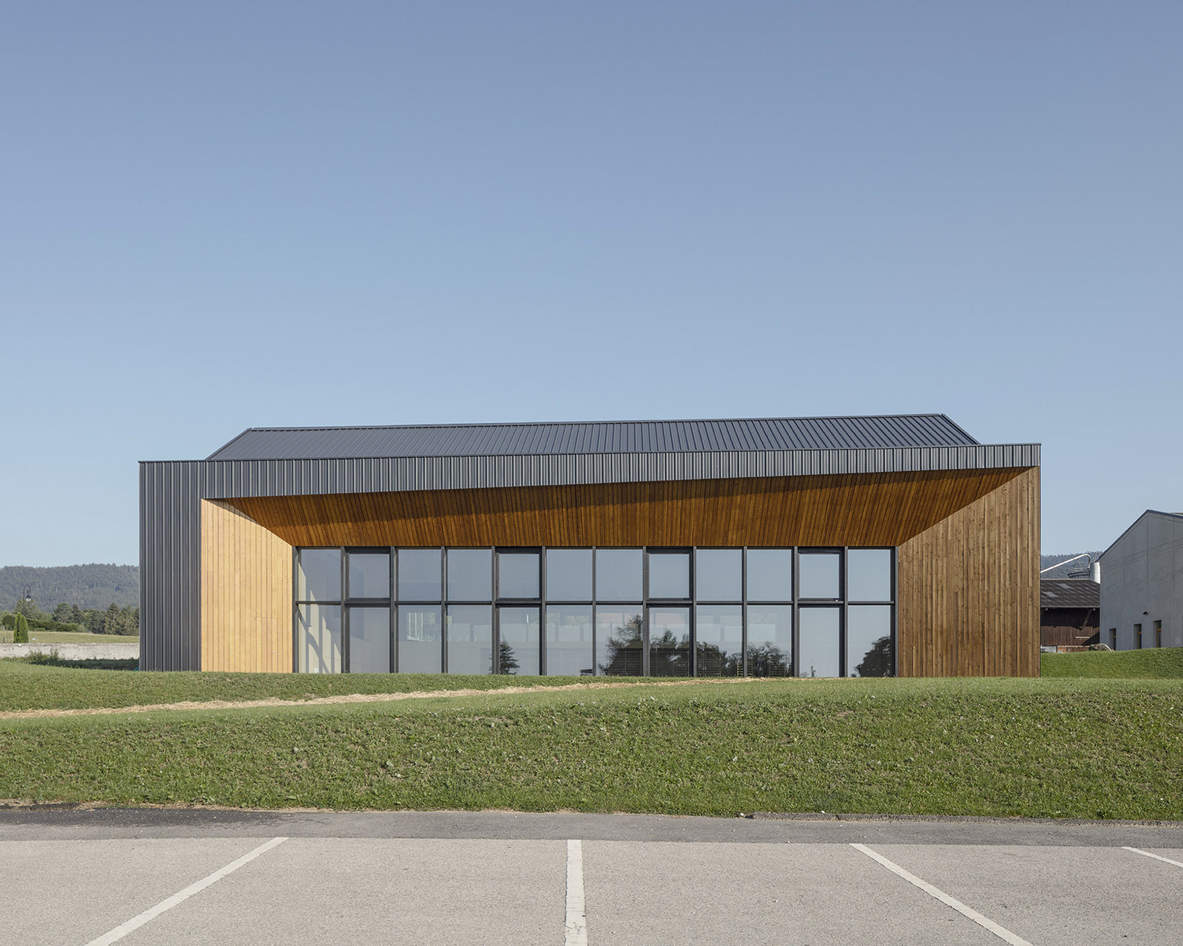 Community Hall in Le Vaud by LOCALARCHITECTURE - 谷德设计网