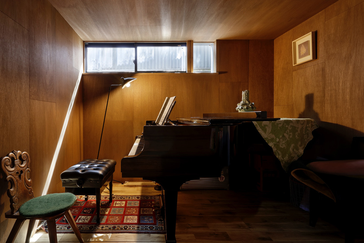 A Tiny House with Park by Niko Design Studio - 谷德设计网