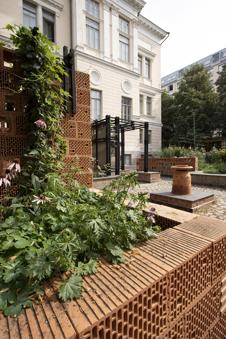 Alusta Pavilion, Helsinki by Suomi/Koivisto Architects - 谷德设计网