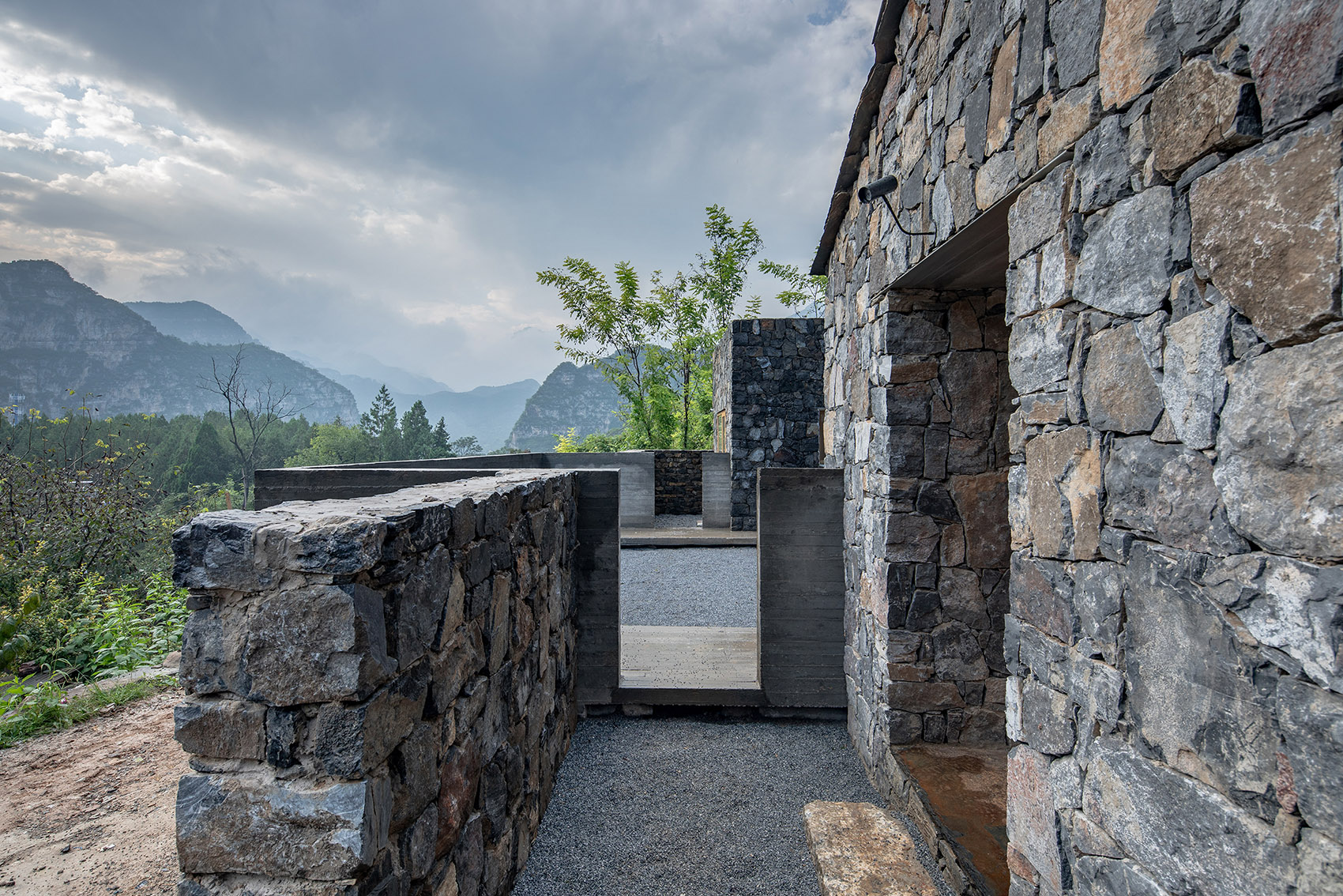 Mountain Dwelling, Beijing, China by STUDIO FSJ - 谷德设计网