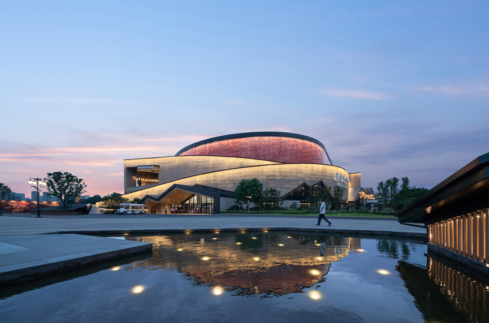 Chongqing 1949 Grand Theatre by Yueji Architectural Design Office - 谷德设计网