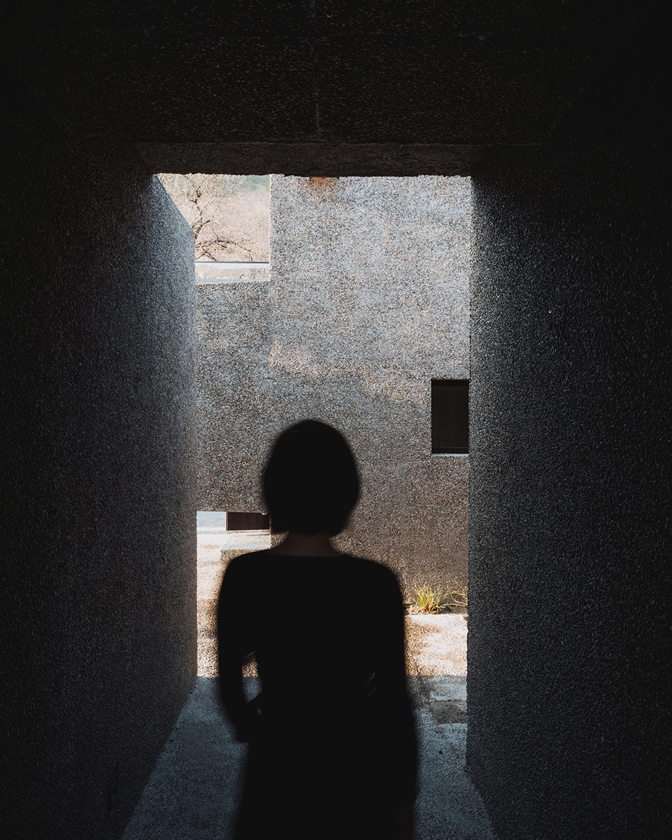 Slow Courtyard in the Hills: A Bridge under the Great Wall by nsaaa - 谷德设计网