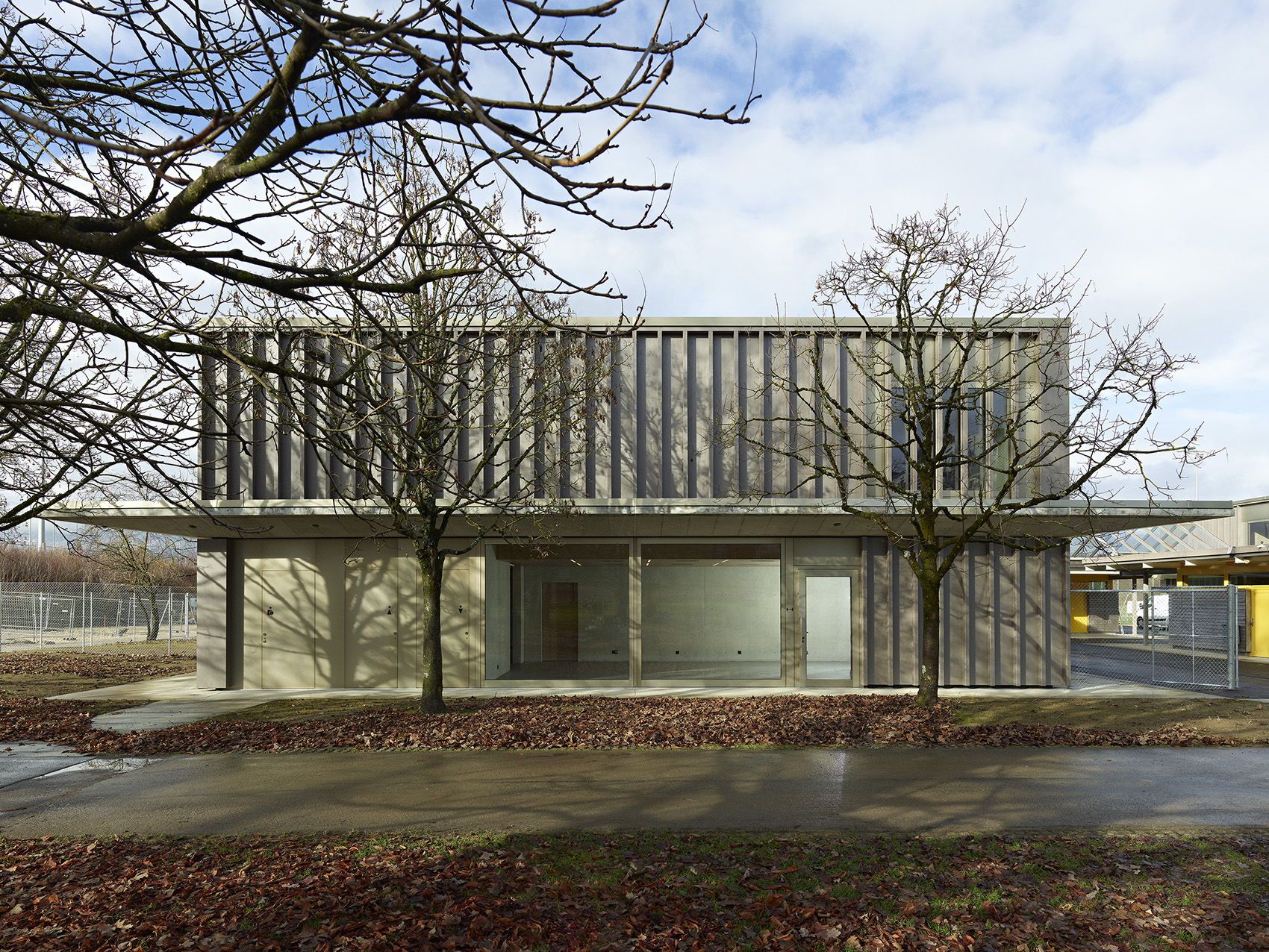 Les Vergers Sports Center, Meyrin, Geneva by AM Architectes - 谷德设计网