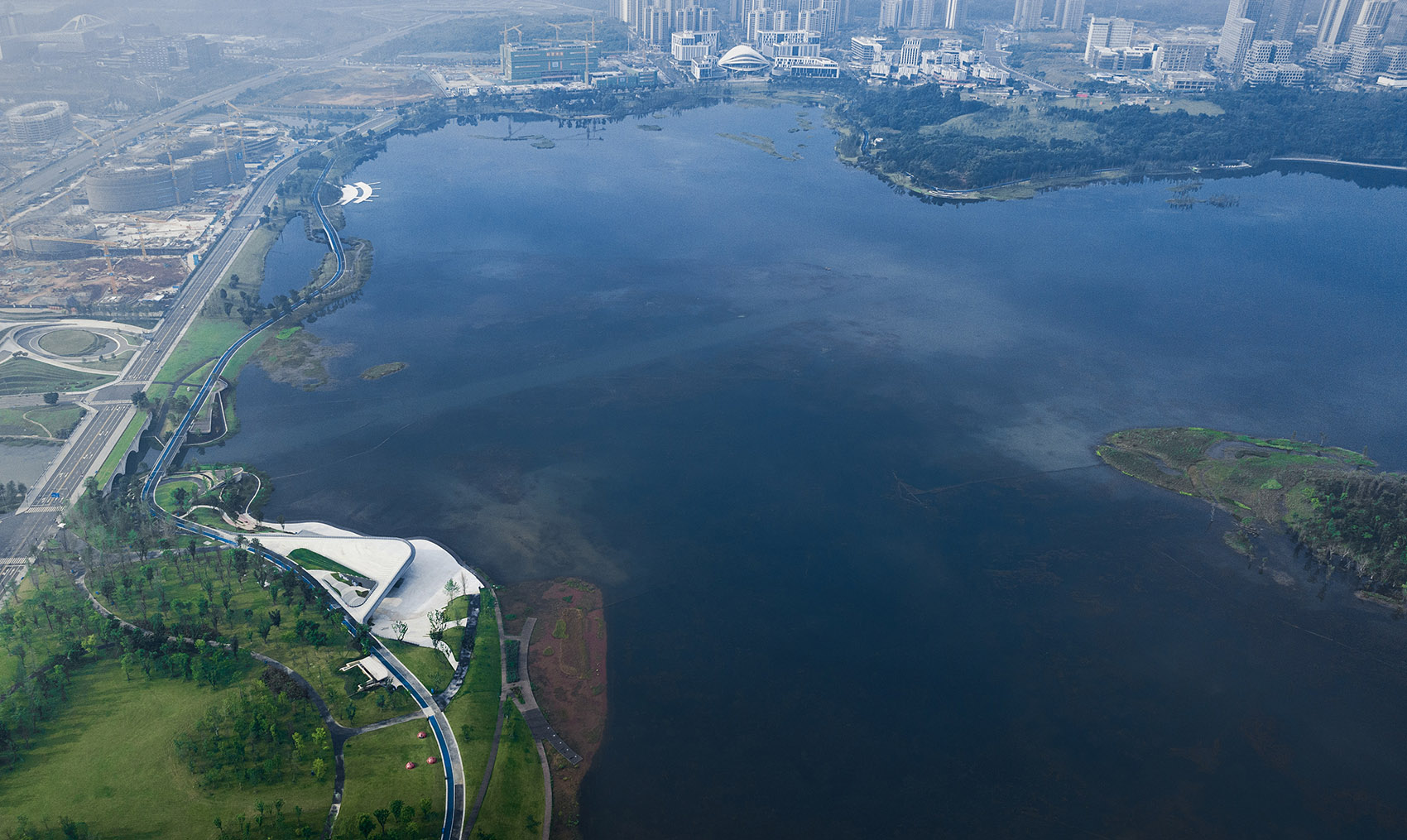 Xinglong Lake Roadshow Center by TEKTONN ARCHITECTS - 谷德设计网