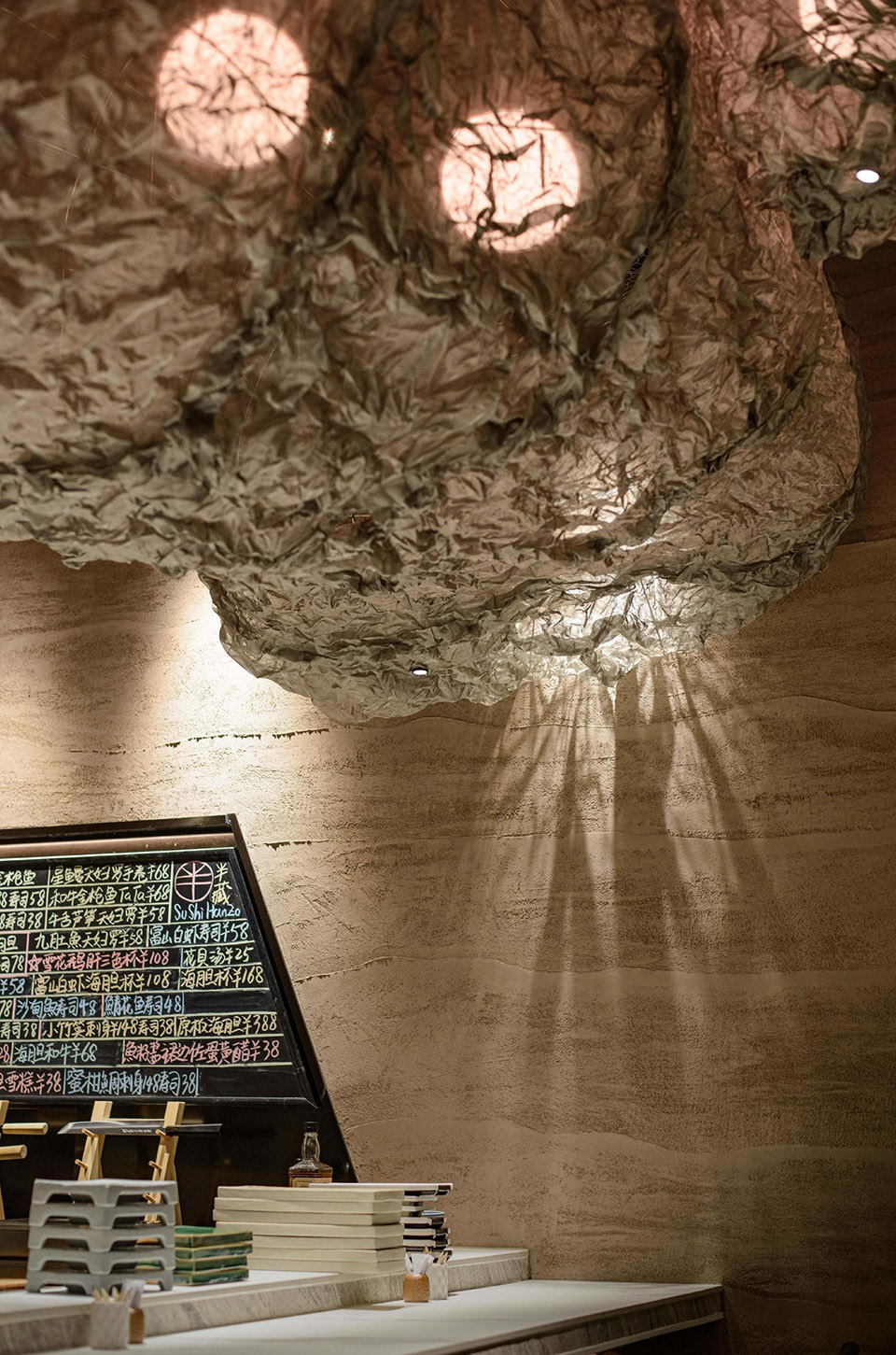 Grotto and Cloud Sushi Hanzo by CREDOHUS - 谷德设计网