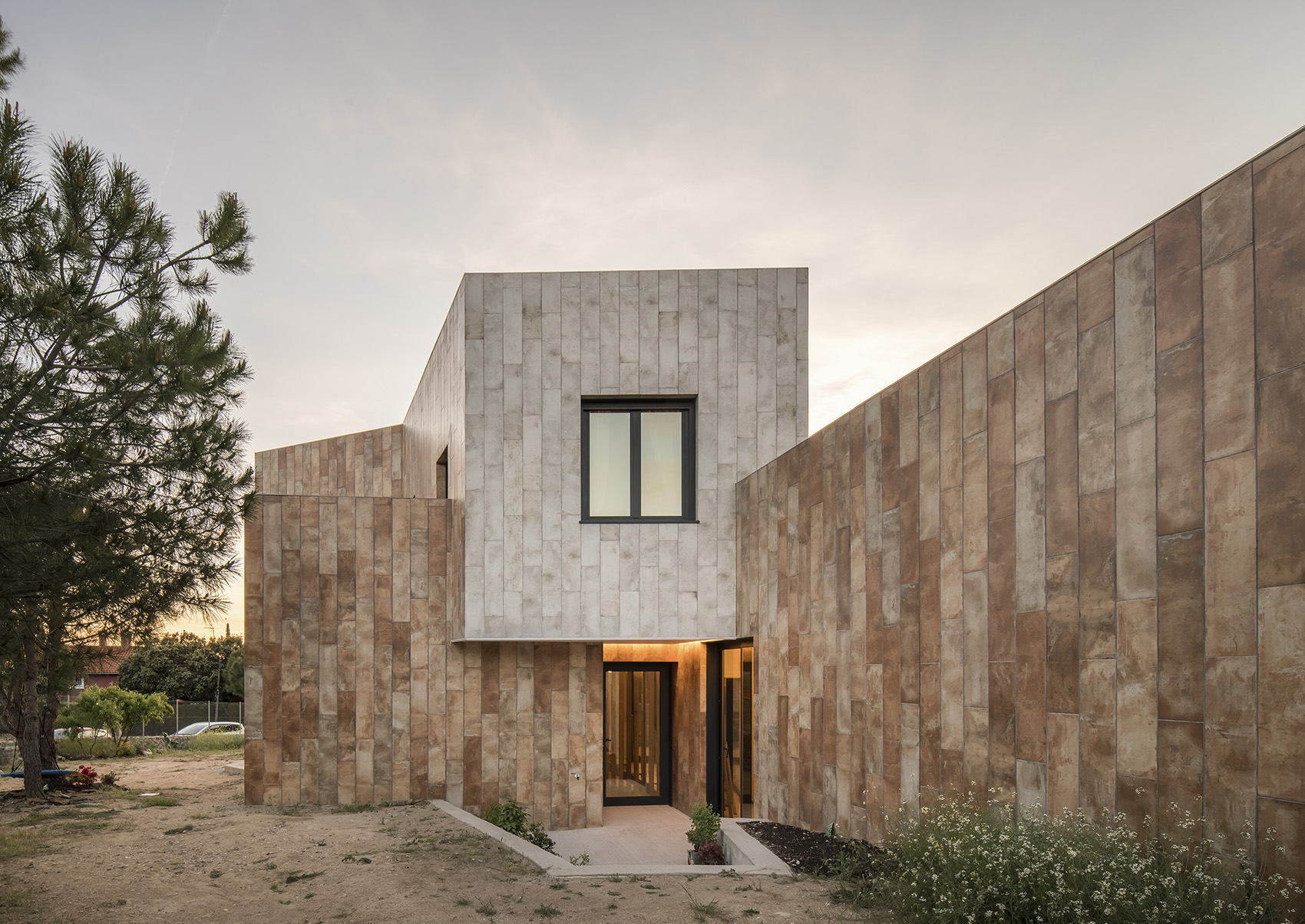 LLO HOUSE by OOIIO Architecture - 谷德设计网