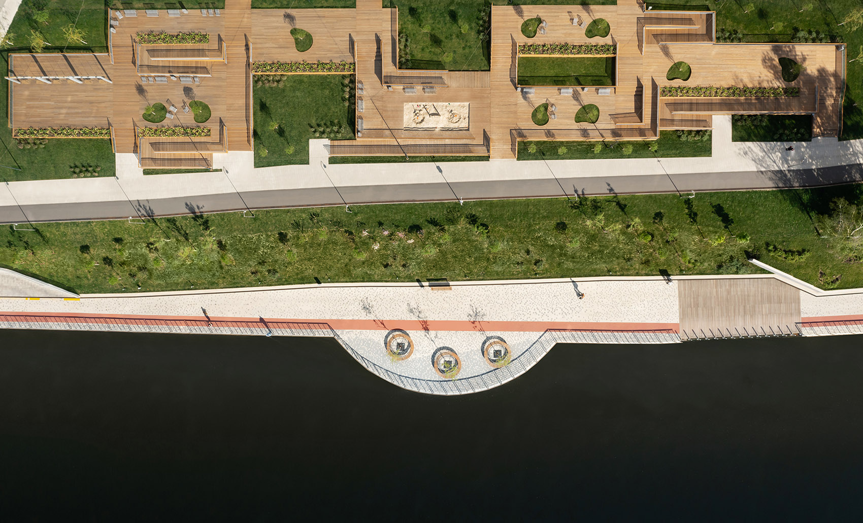 Poyma河堤公园，莫斯科 / Basis architectural bureau - 谷德设计网