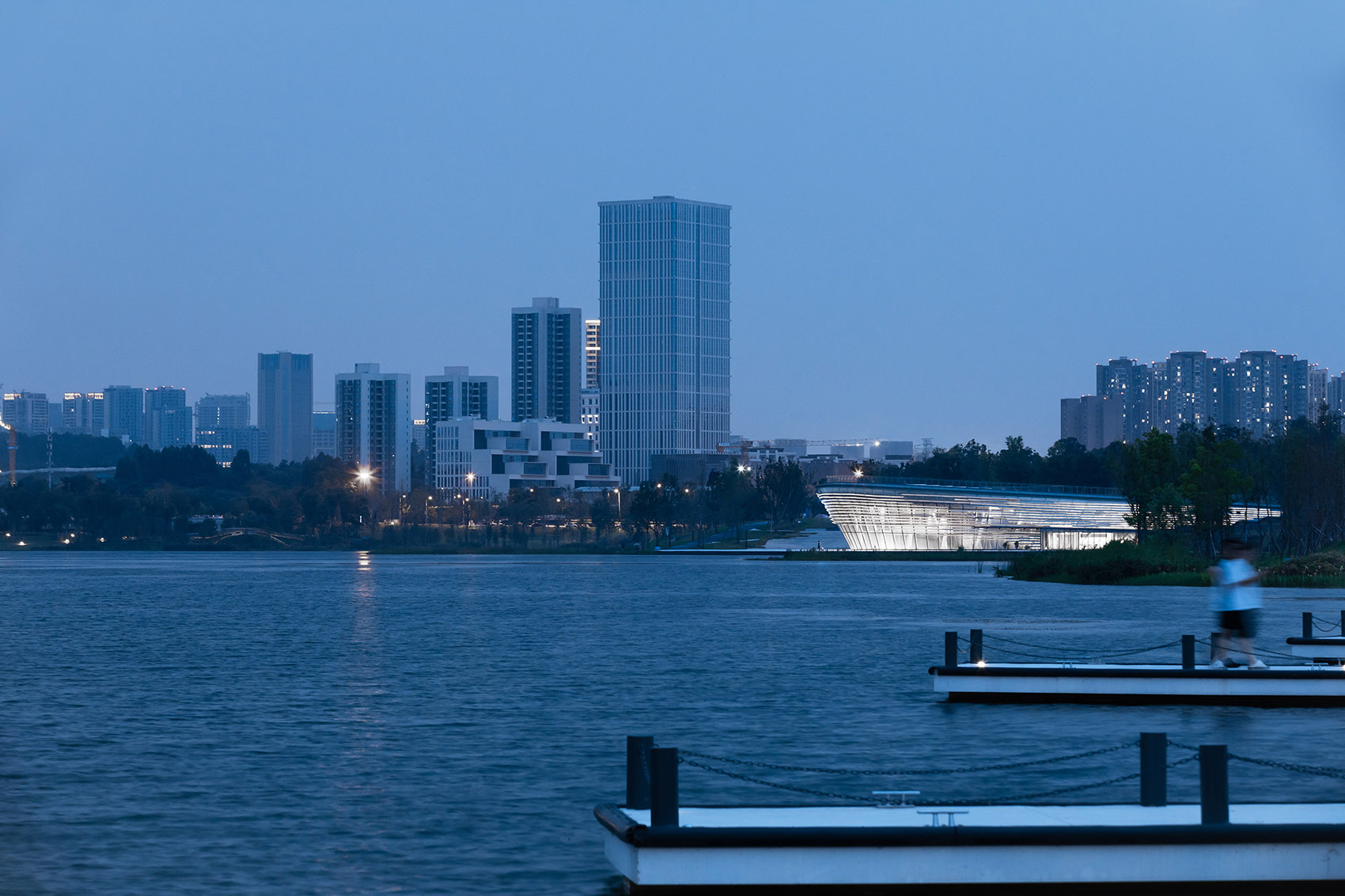 Xinglong Lake Roadshow Center by TEKTONN ARCHITECTS - 谷德设计网