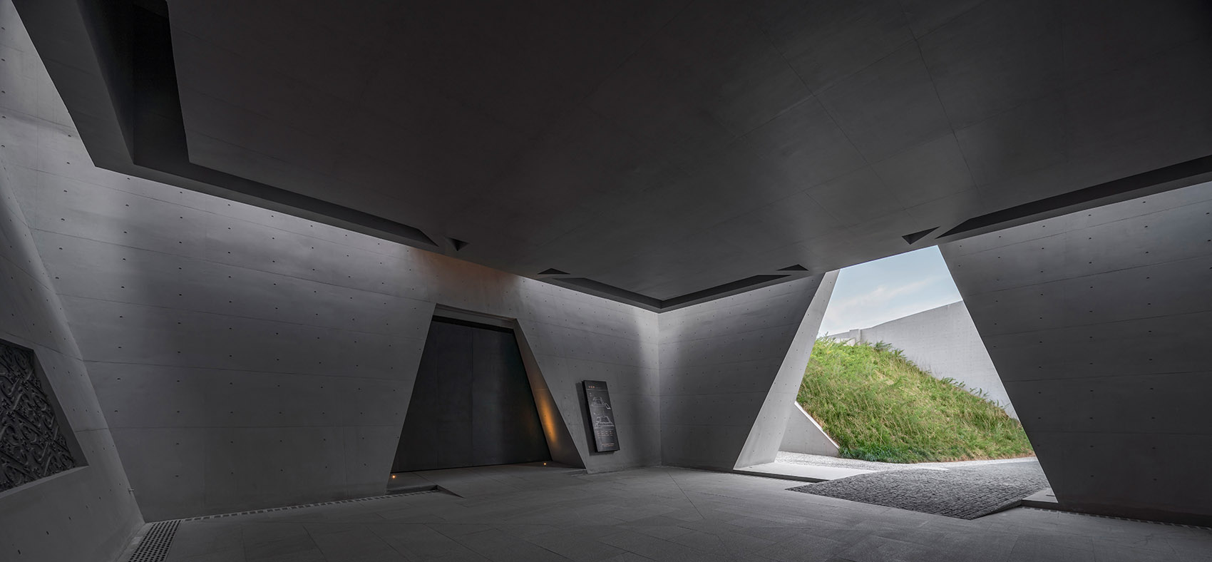 The Bronze Chariots Museum of the Qin Shi Huang Mausoleum in Xi’an by ...