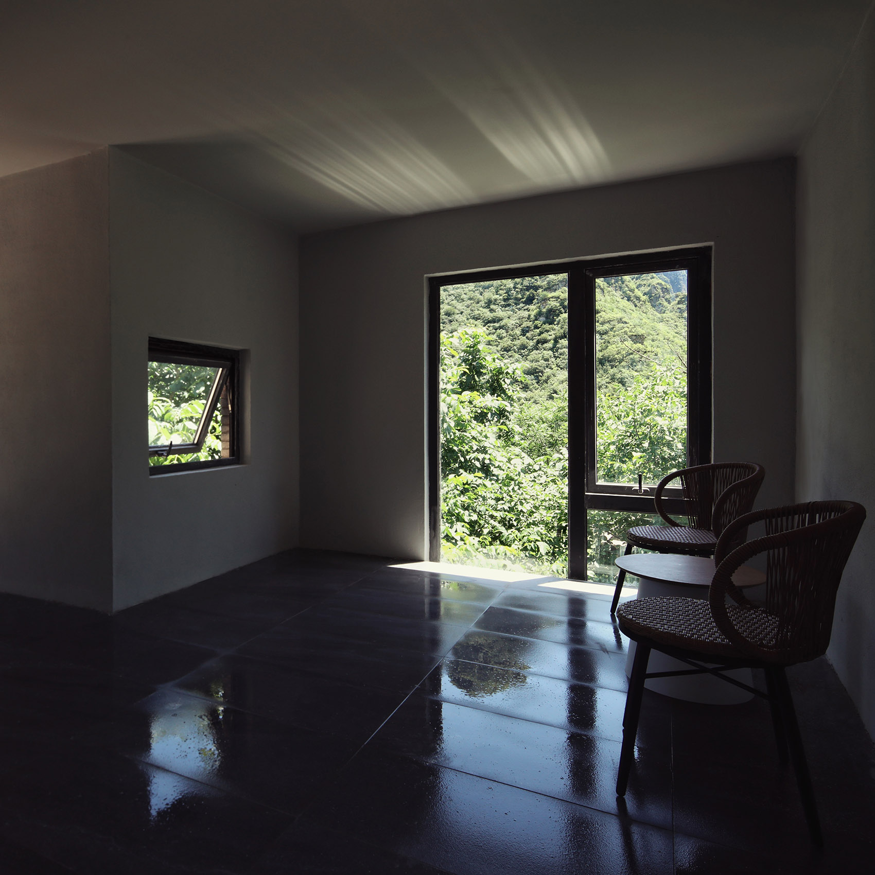 Half-hill Hidden Accommodation by Robot 3 Studio - 谷德设计网