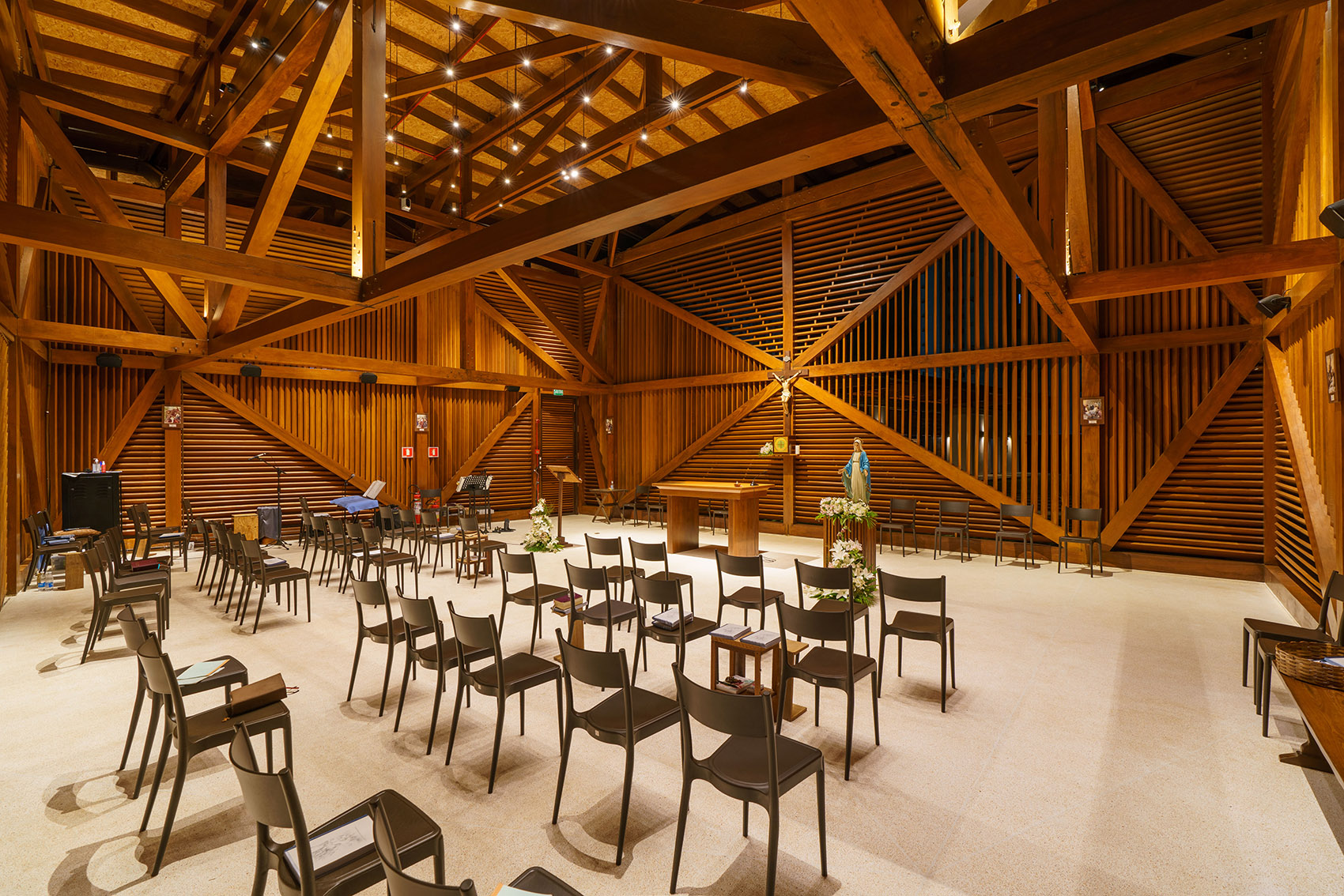 FFB Convent by Mixtura - 谷德设计网