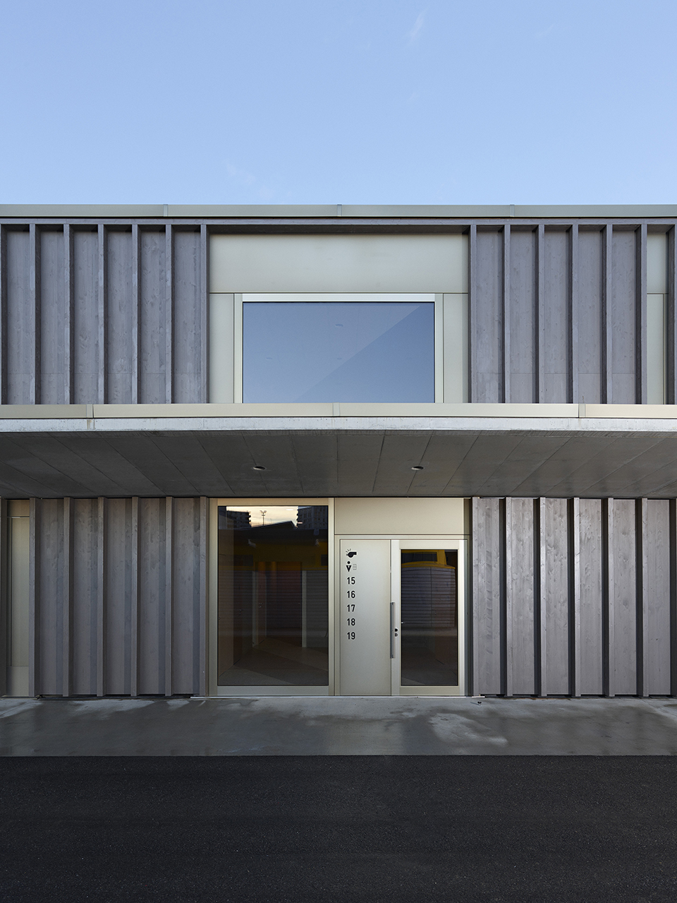 Les Vergers Sports Center, Meyrin, Geneva by AM Architectes - 谷德设计网