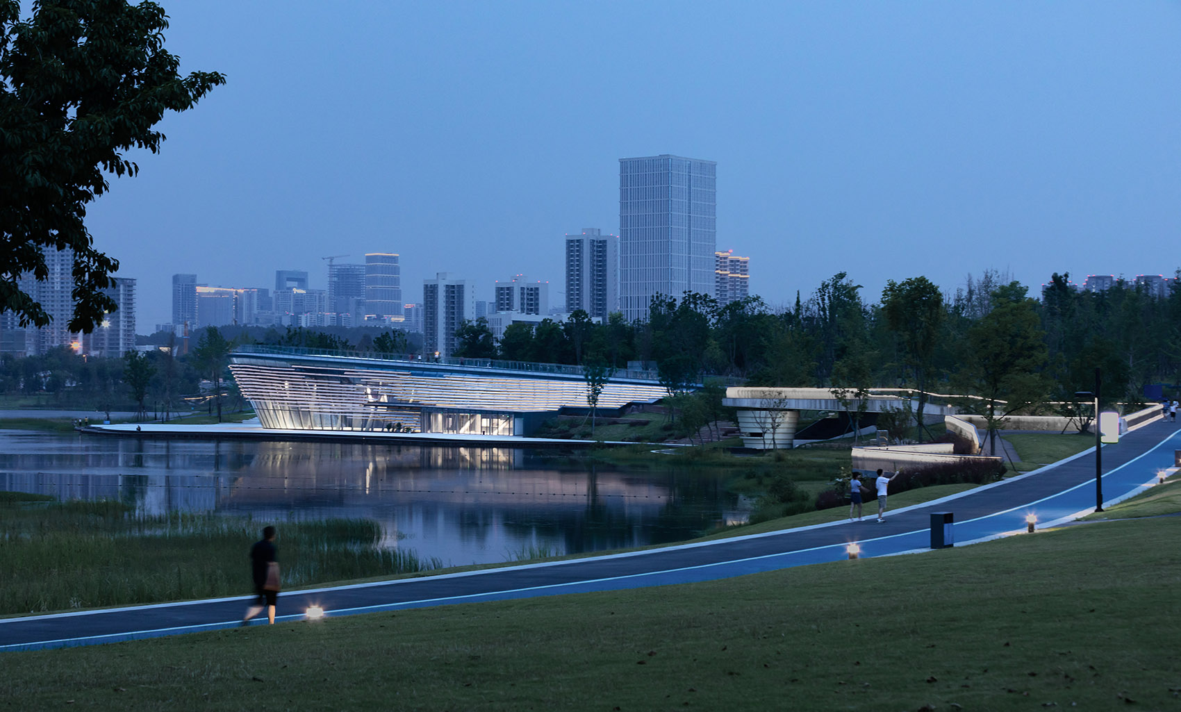 Xinglong Lake Roadshow Center by TEKTONN ARCHITECTS - 谷德设计网