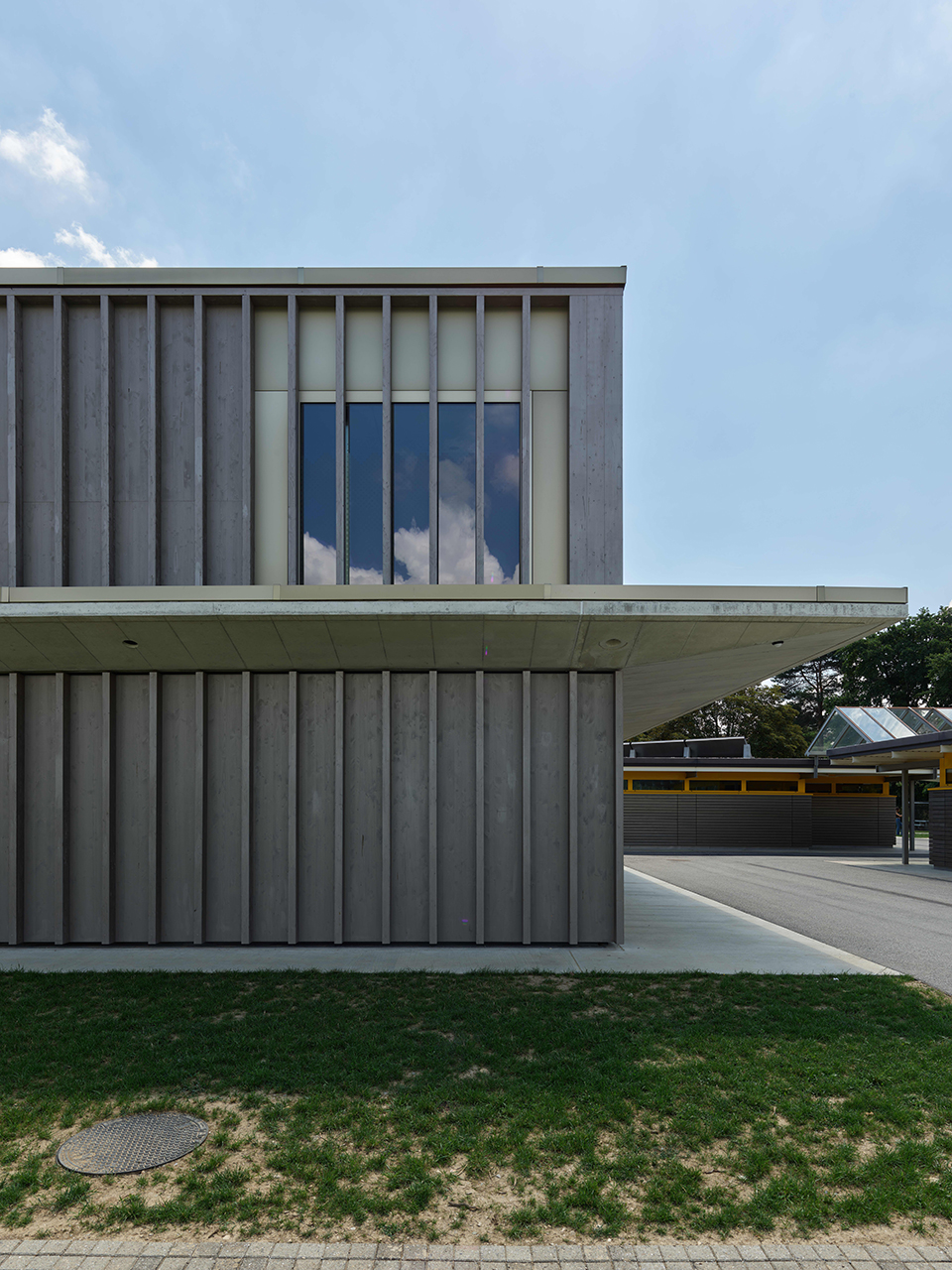 Les Vergers Sports Center, Meyrin, Geneva by AM Architectes - 谷德设计网