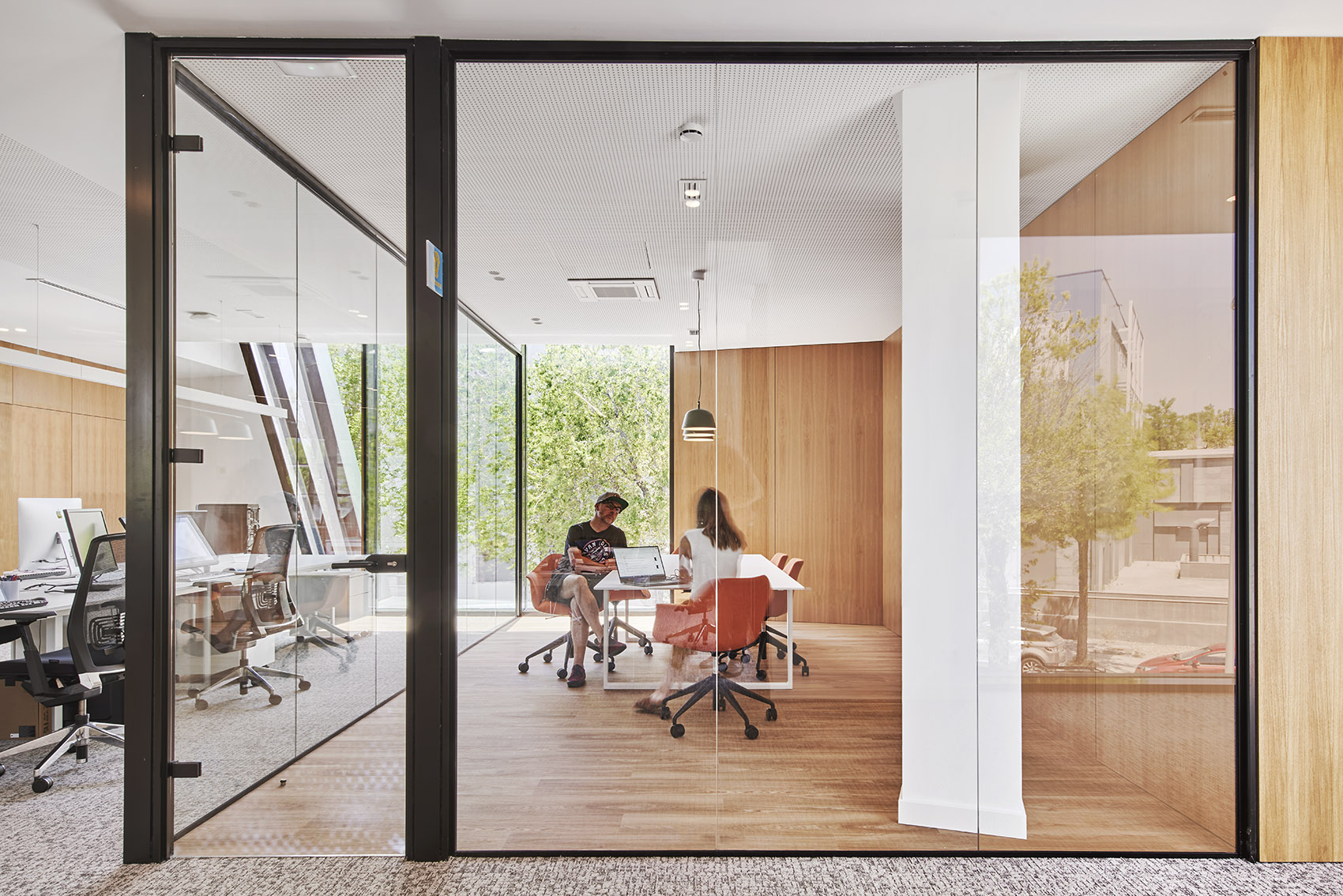 New Magic Box Headquarters by OMA Octavio Mestre Arquitectos + Elastiko ...