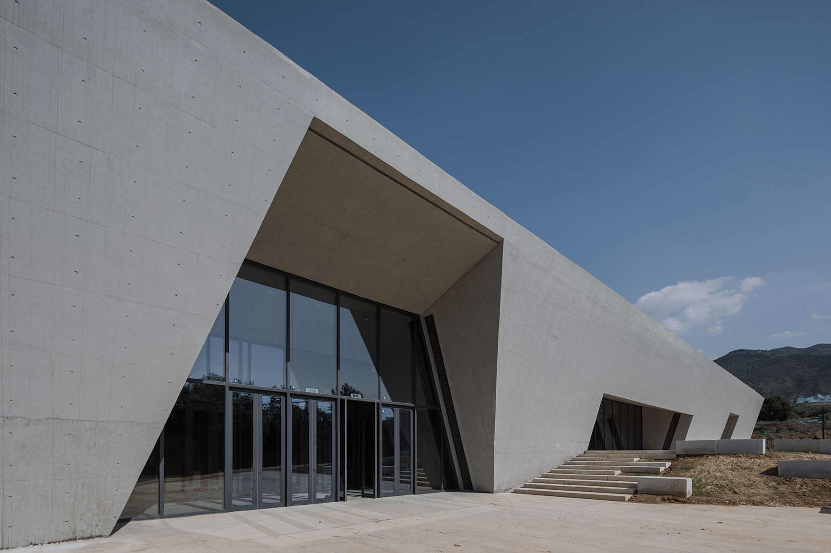 The Bronze Chariots Museum of the Qin Shi Huang Mausoleum in Xi’an by ...