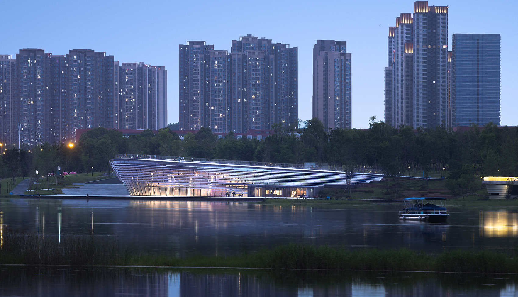 Xinglong Lake Roadshow Center by TEKTONN ARCHITECTS - 谷德设计网