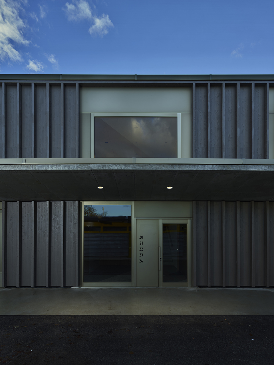 Les Vergers Sports Center, Meyrin, Geneva by AM Architectes - 谷德设计网