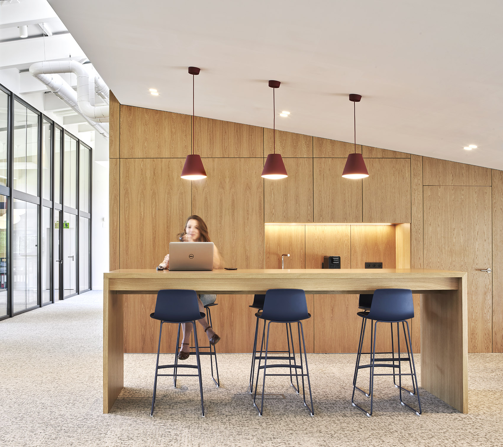 New Magic Box Headquarters by OMA Octavio Mestre Arquitectos + Elastiko ...