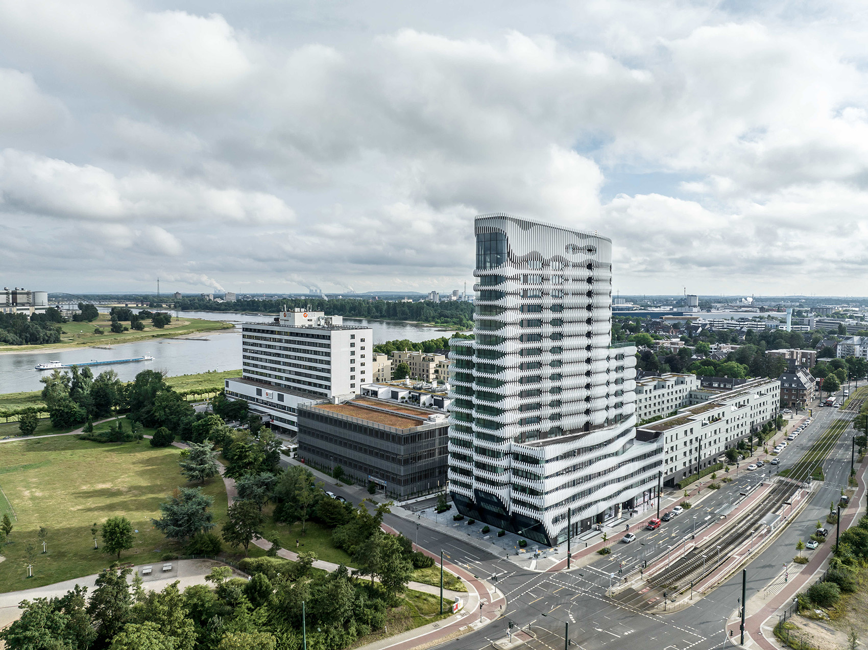 ZIPPER – RKM 740 Tower by J. MAYER H. und Partner, Architekten - 谷德设计网