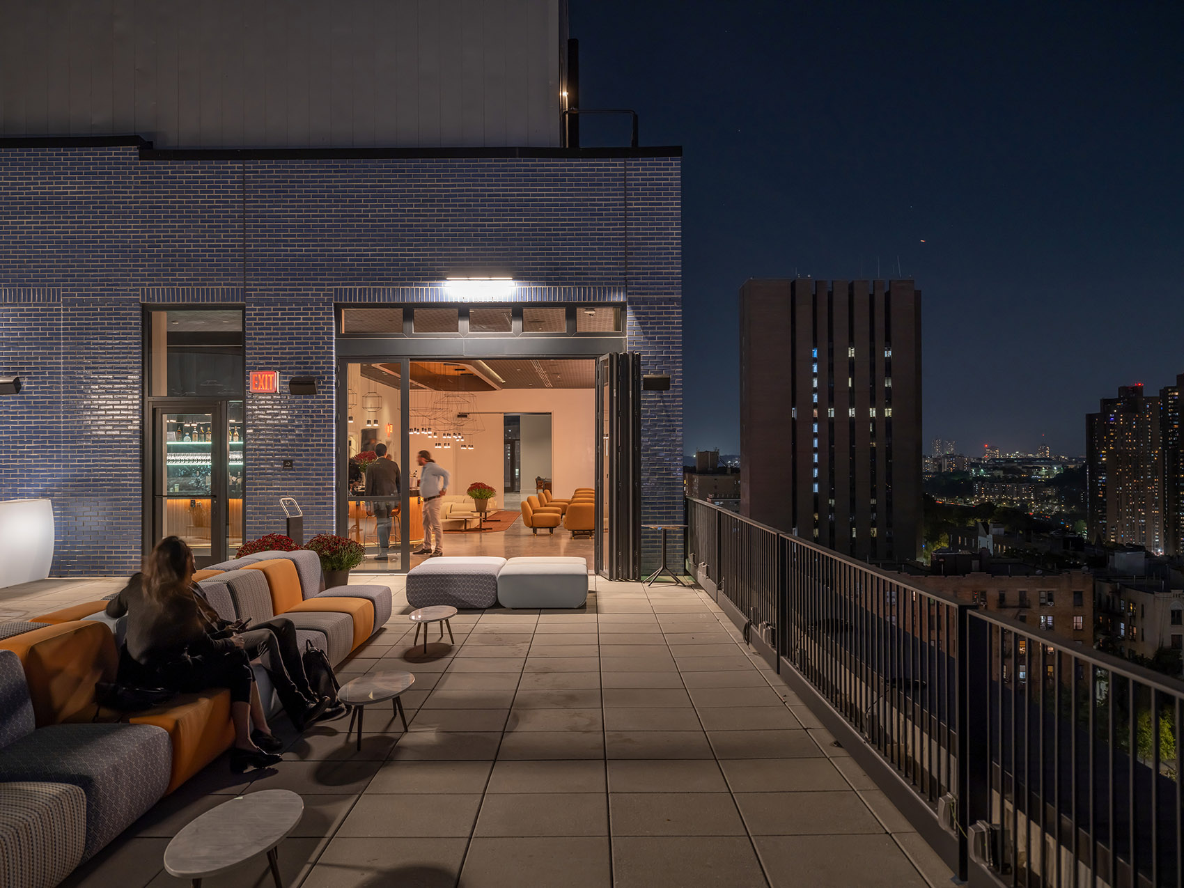 MVRDV-designed Radio Hotel and Tower opens - 谷德设计网