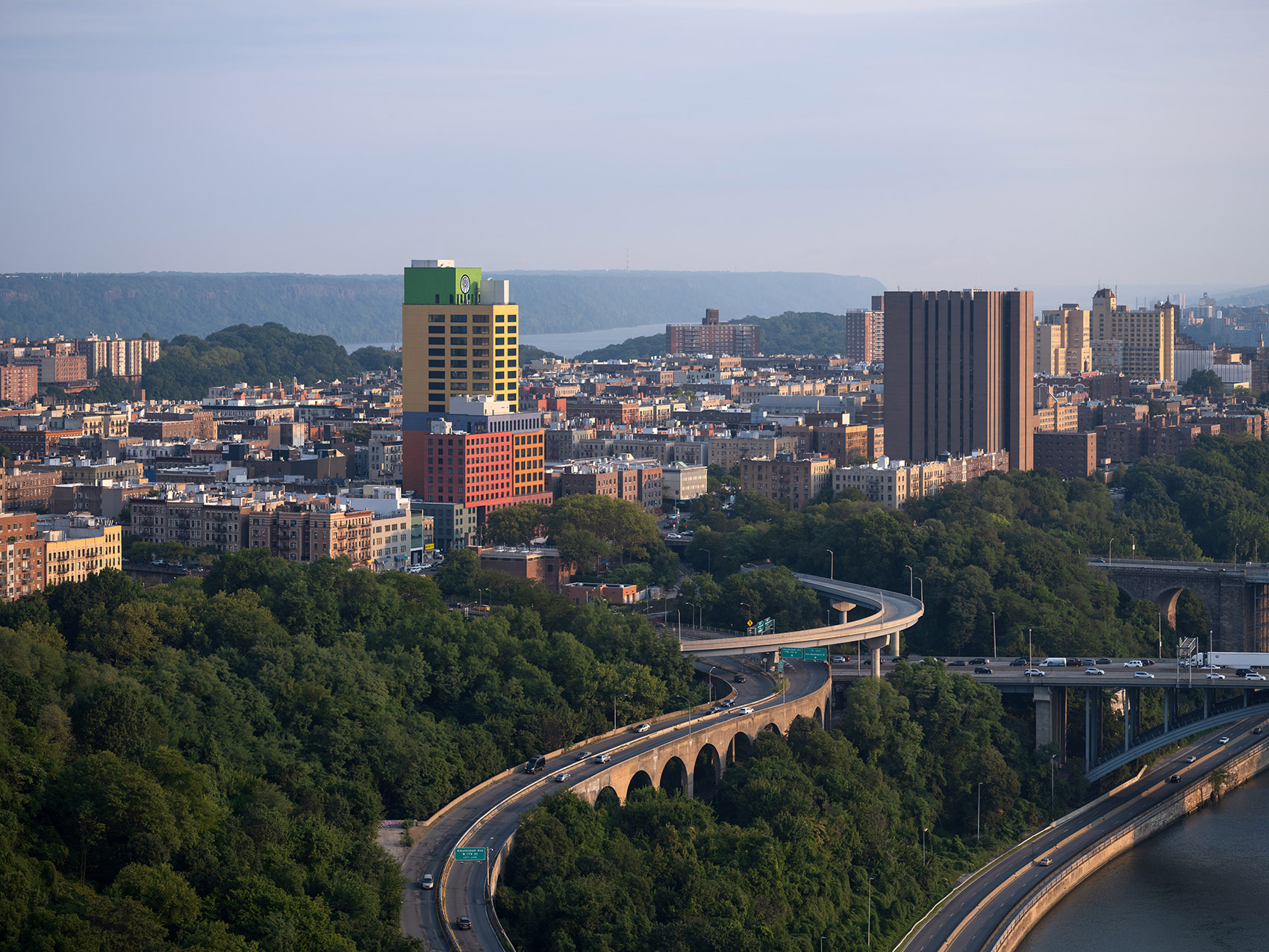MVRDV-designed Radio Hotel and Tower opens - 谷德设计网