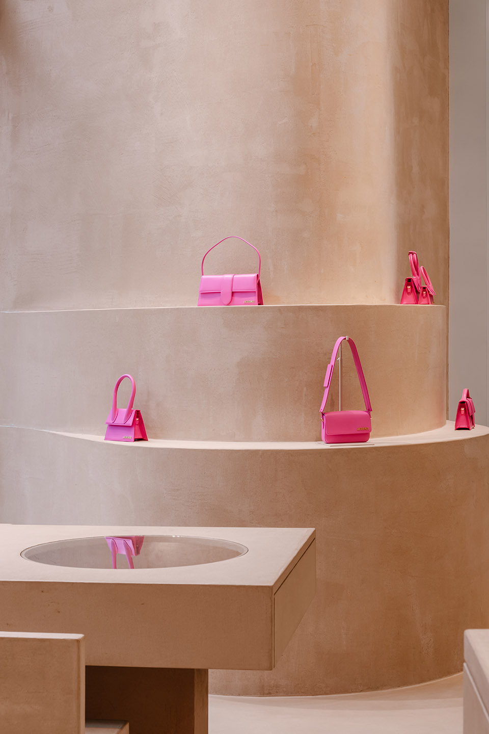 AMO Designs Three Shop-in-shops for JACQUEMUS in Paris and London - 谷德设计网