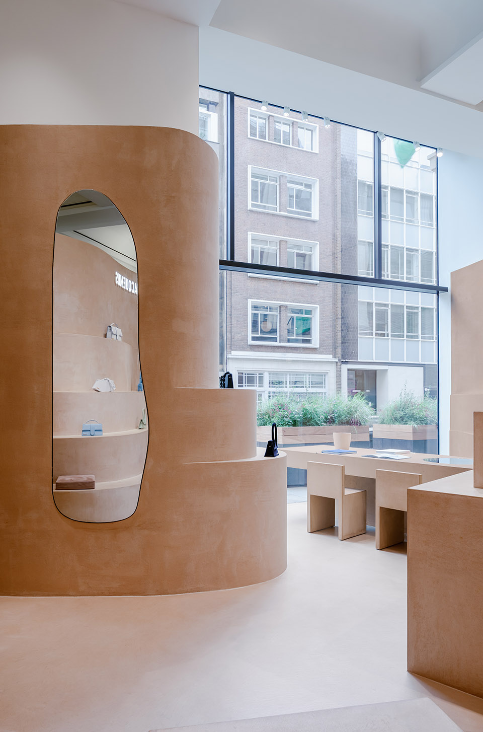 AMO Designs Three Shop-in-shops for JACQUEMUS in Paris and London - 谷德设计网