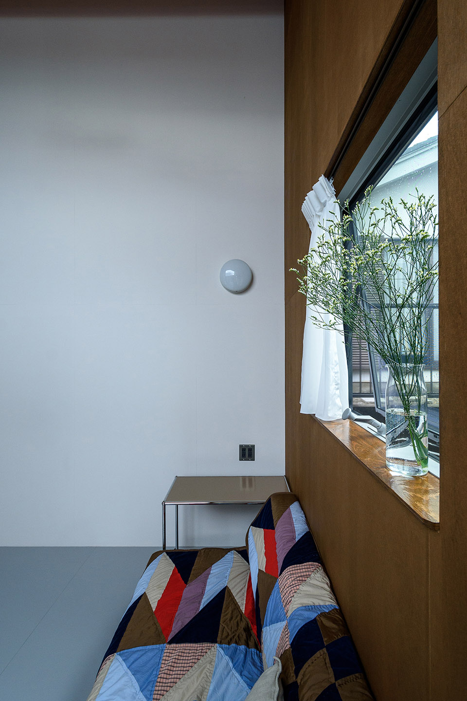 Courtyard House with Seven Rooms by Takayuki Kuzushima and Associates ...